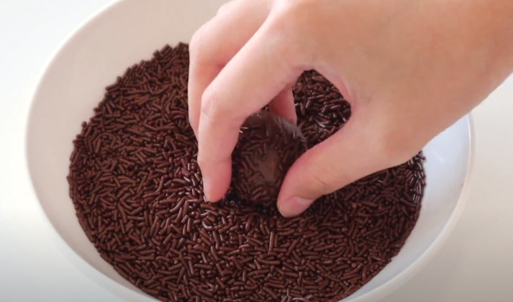 Homemade Brigadeiros Recipe - Delicious Brazilian Fudge Balls ...