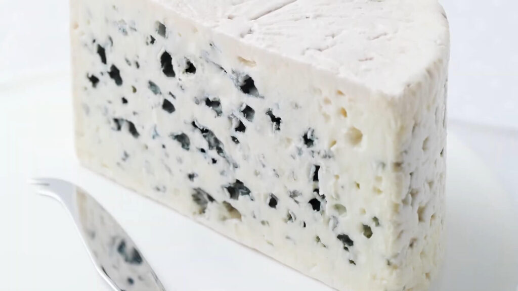 Why Is Blue Cheese Called Blue? A Quick Explanation - Hurfpostbrasil