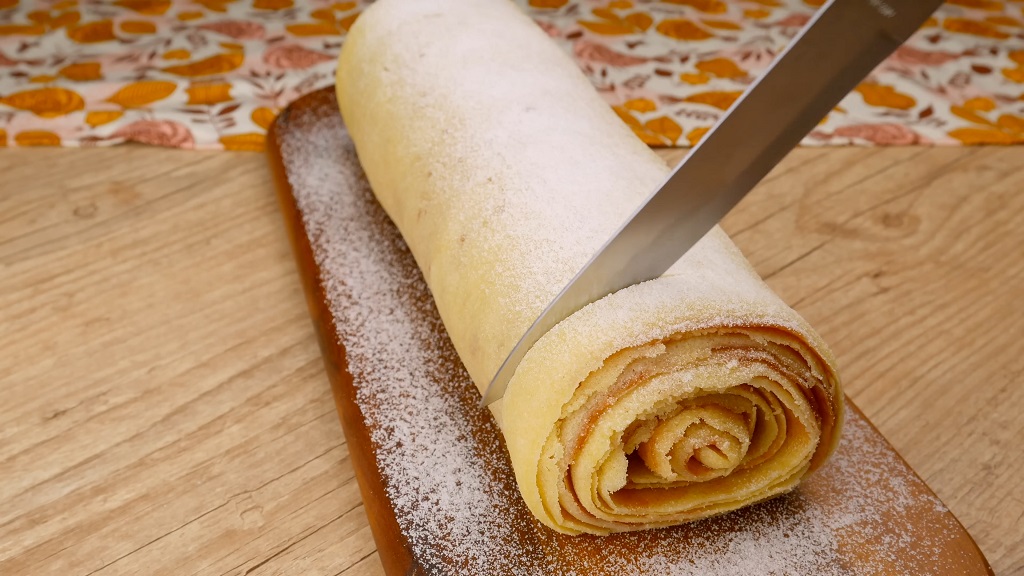 How to Make Bolo de Rolo? A Classic Brazilian Christmas Dessert ...