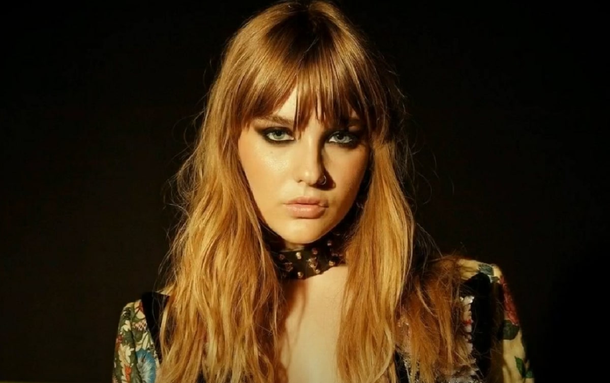 15 Intriguing Facts About Maneskin Bass Player Victoria De Angelis ...